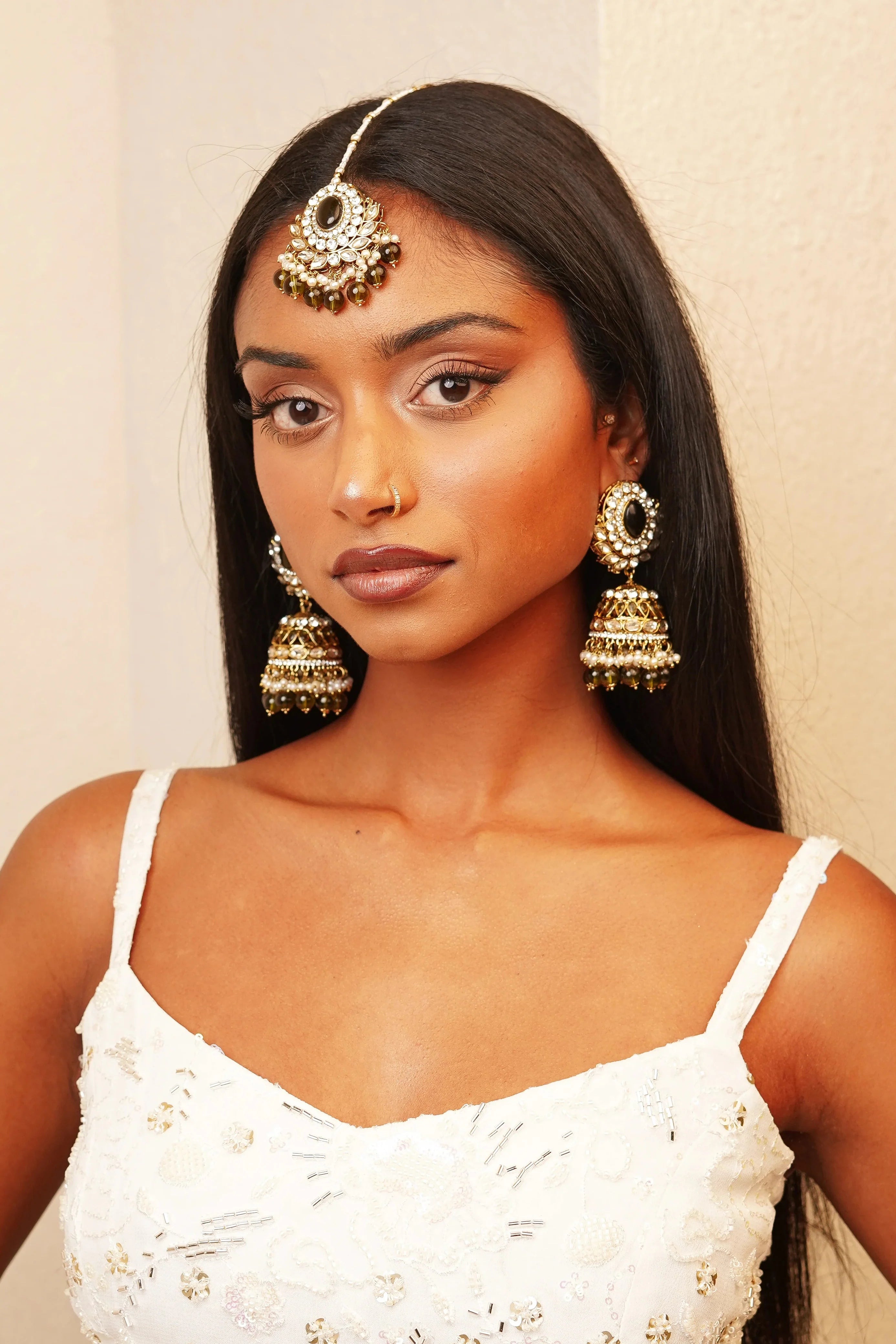 Olive Pearl Amulet Tikka Set – The Saree Room